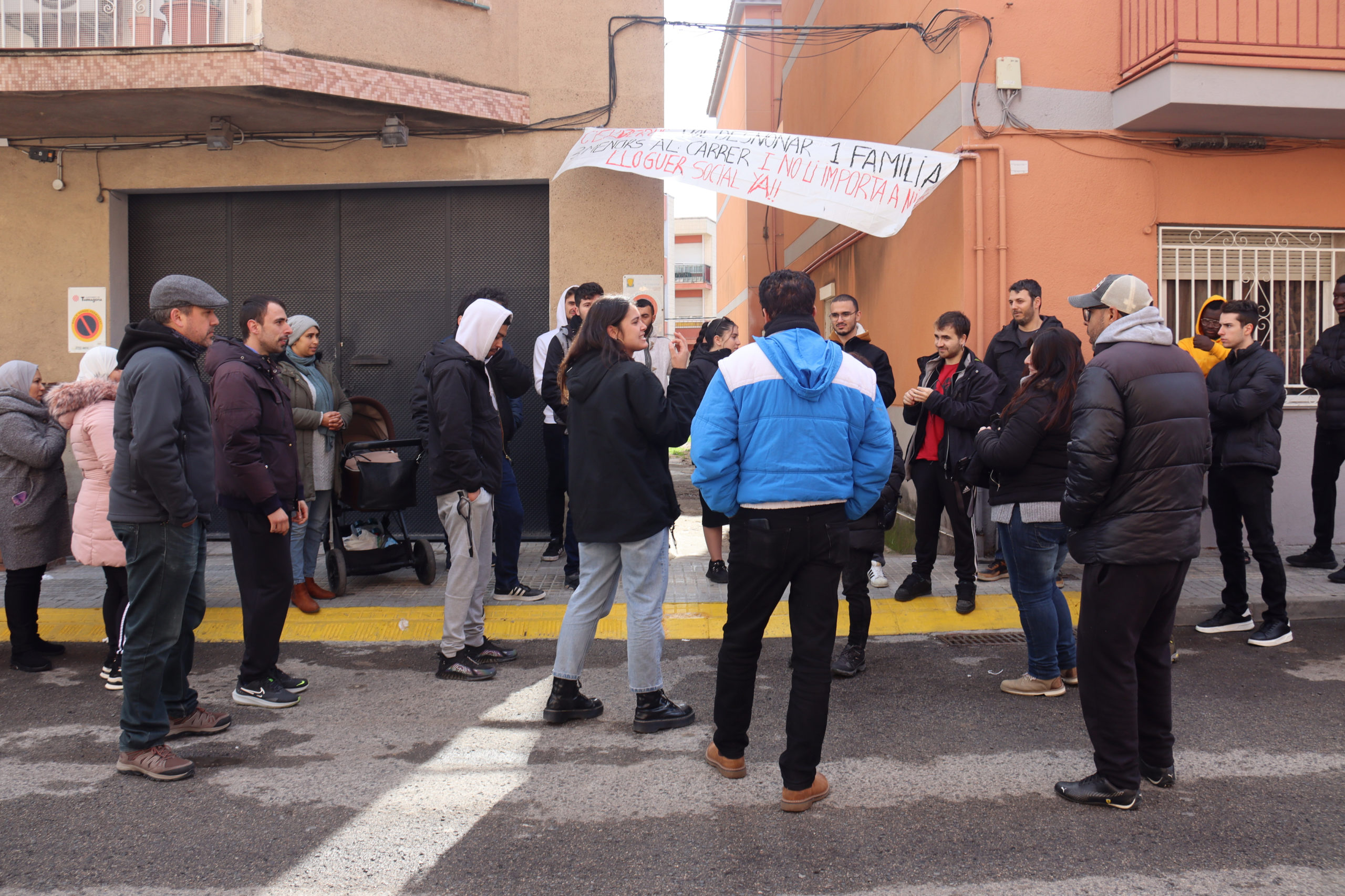 Aturen temporalment el segon intent de desnonament d’una família amb ...