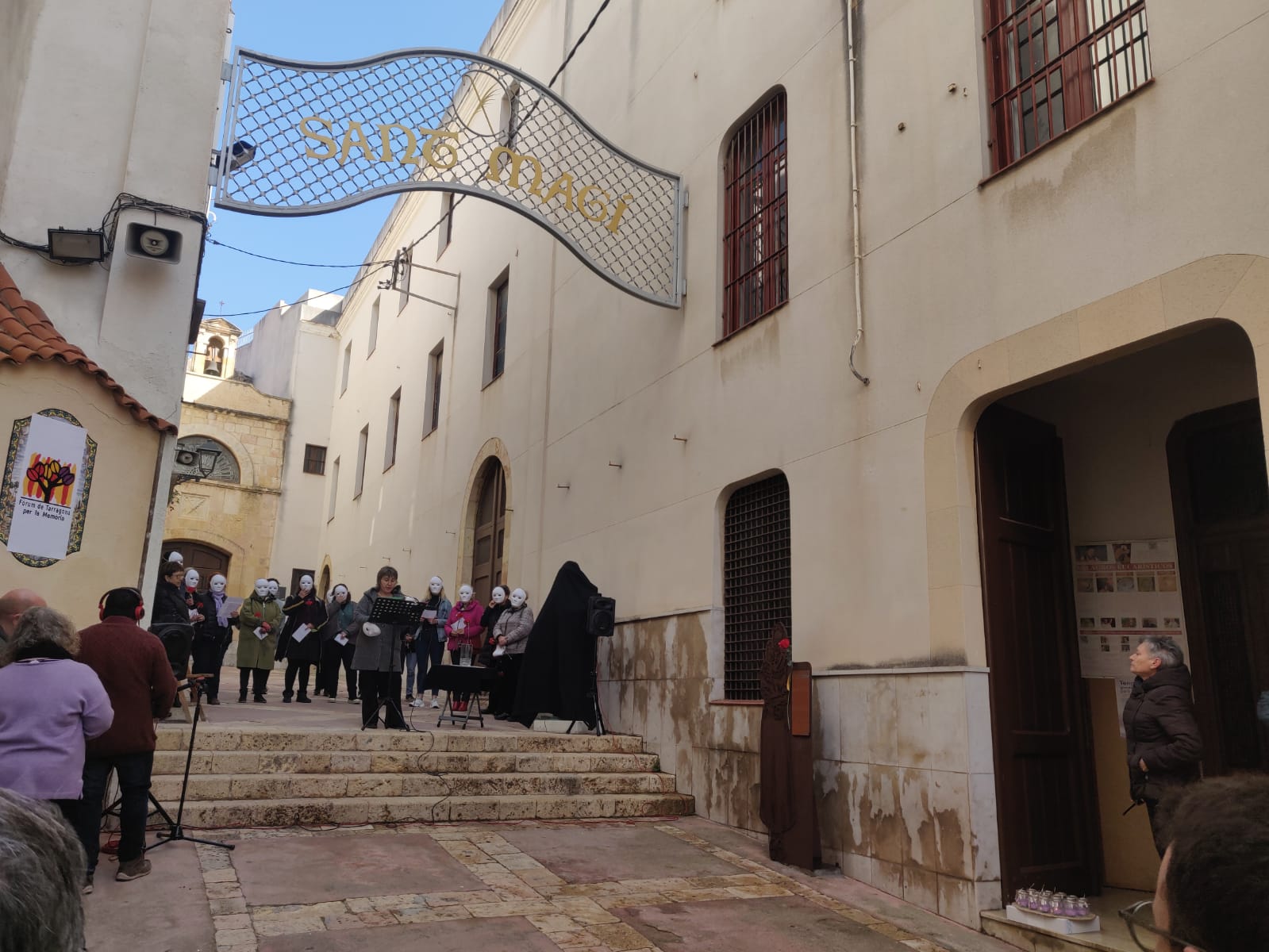 Tarragona recorda a les 16 dones mortes al convent de les Oblates ...