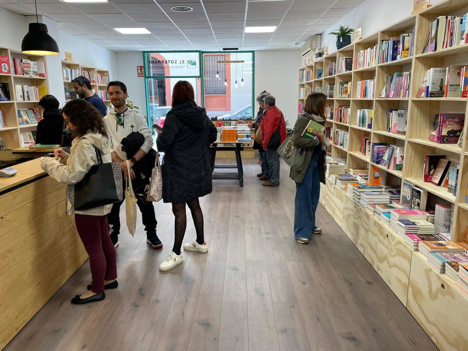 Obre ‘El Soterrani’, una nova llibreria a Tarragona - Tarragona Ràdio ...