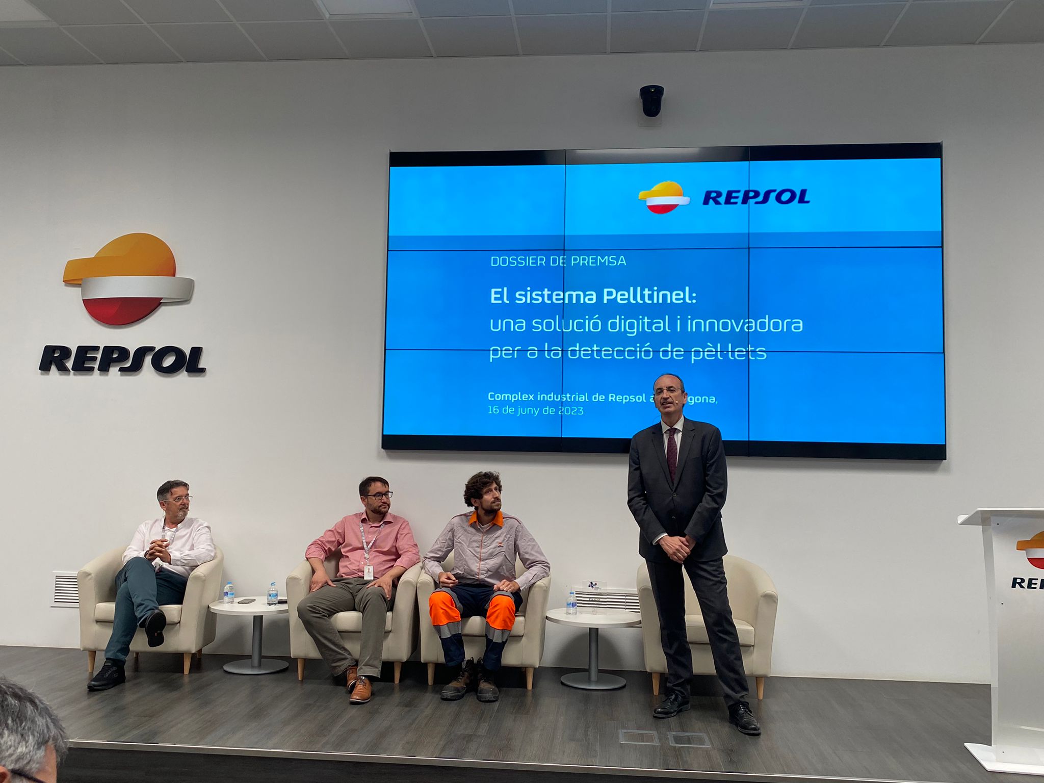 Repsol implanta una nova tecnologia per detectar pèrdues de pèl·lets de ...