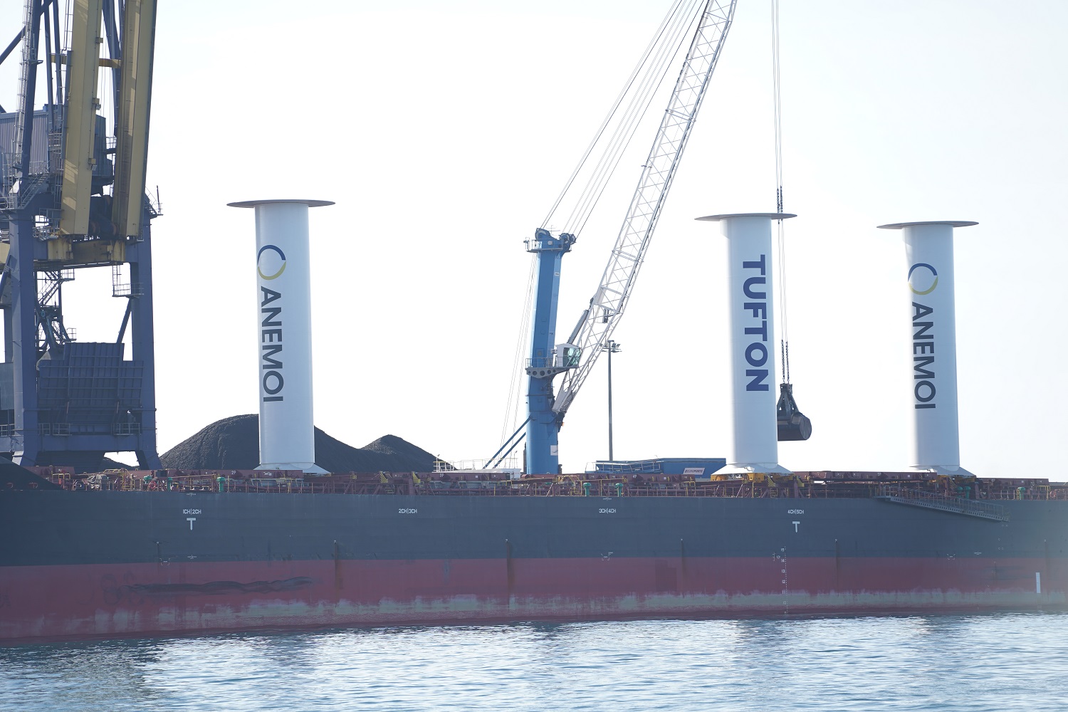 El Port de Tarragona rep un vaixell amb un nou sistema sostenible de ...