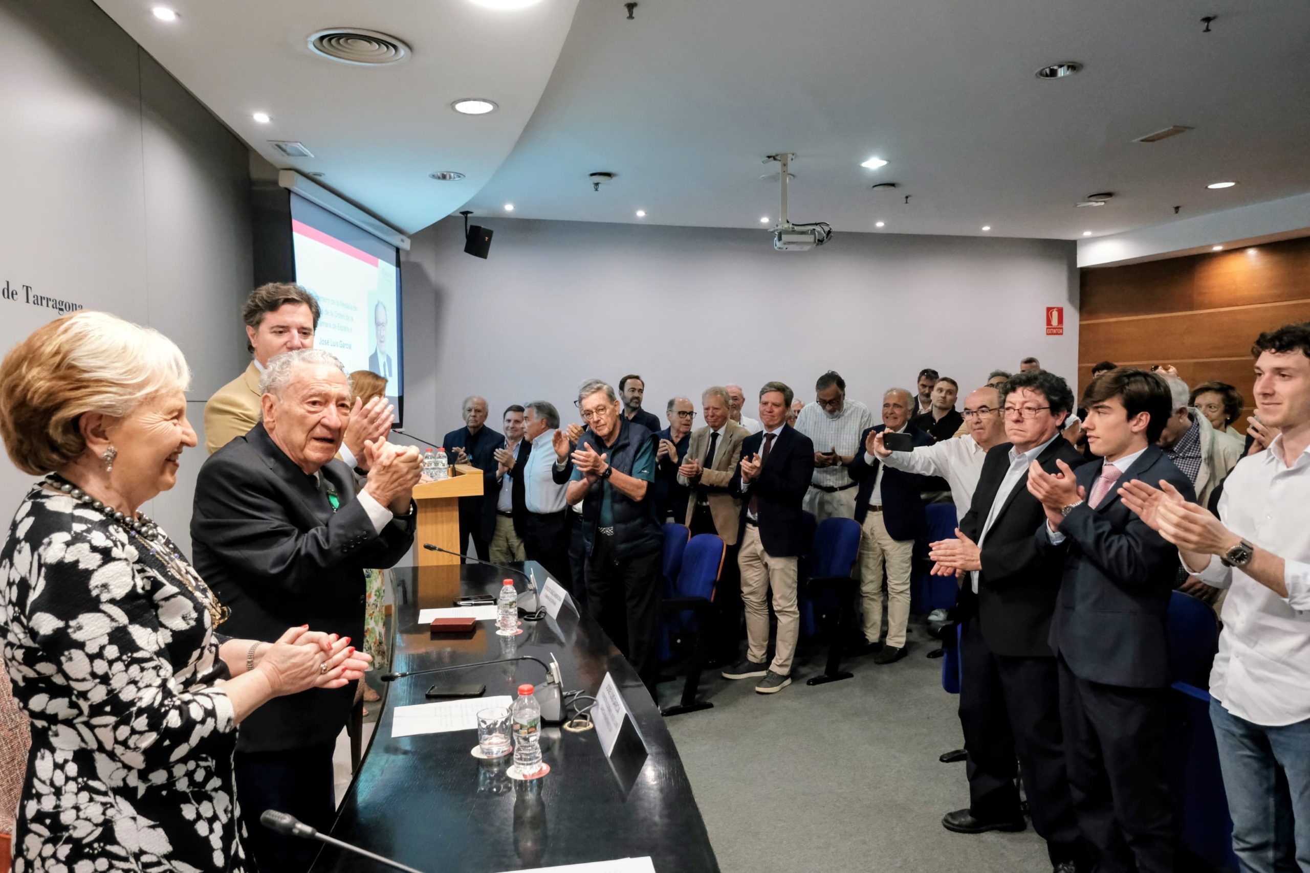 José Luis García rep la Medalla de Plata de l’Ordre de la Cambra d ...